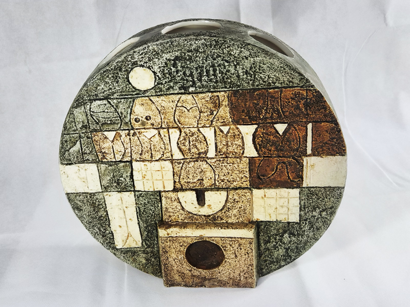 Wheel vase Collection - Troika Pottery Collectors Club
